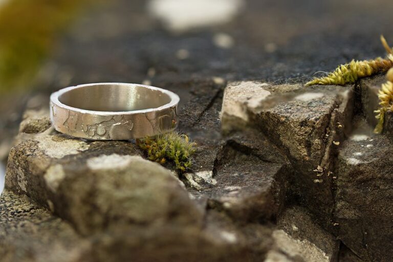 Men's ethical engagement rings: a guide